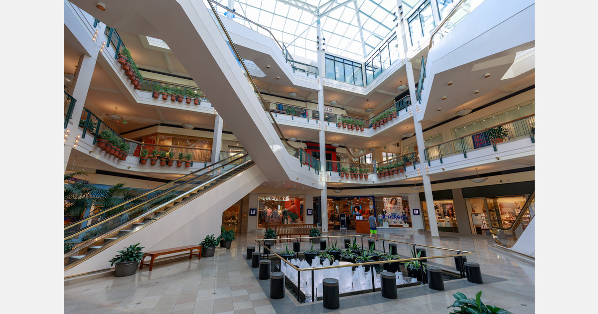 Furniture retailers adapt to shifting retail landscape