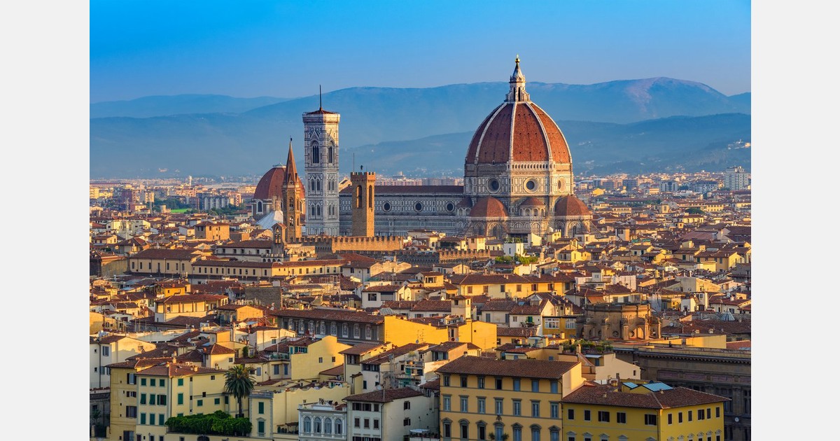 Italian inflation softens again in April