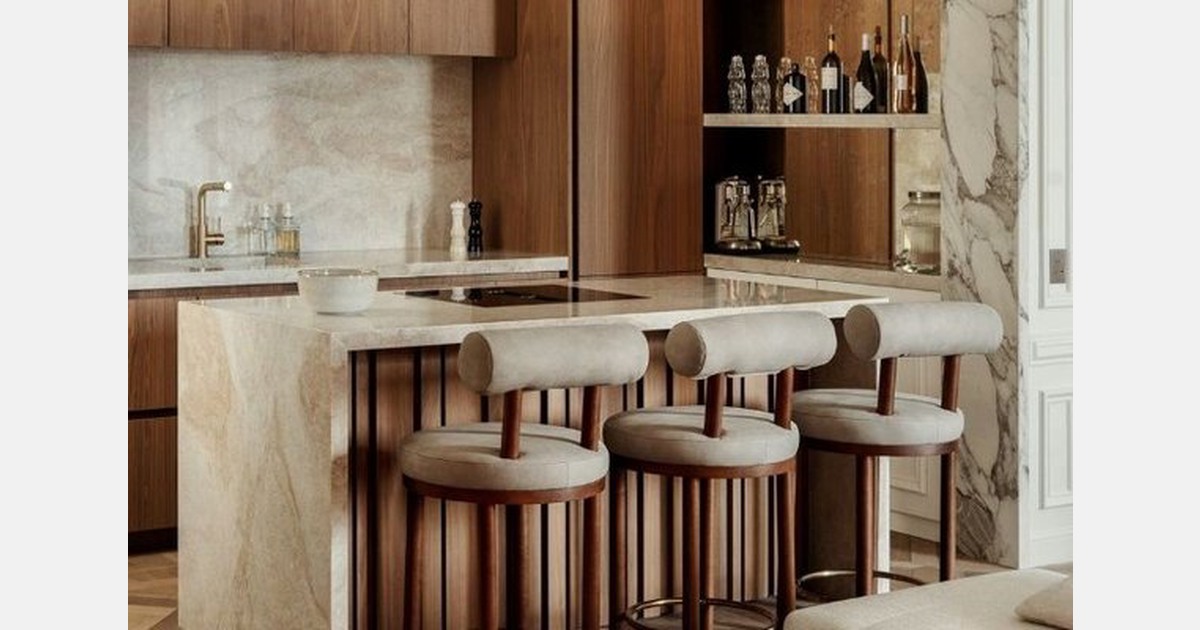 Collector's bar in Paris