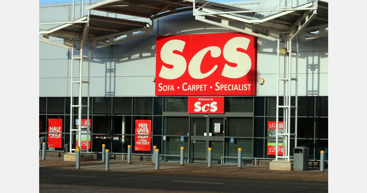 CEO of British store ScS steps down