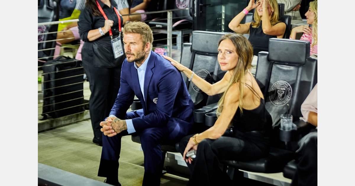 Beckhams’ kitchen demonstrates how vertical cabinets blend style with ...