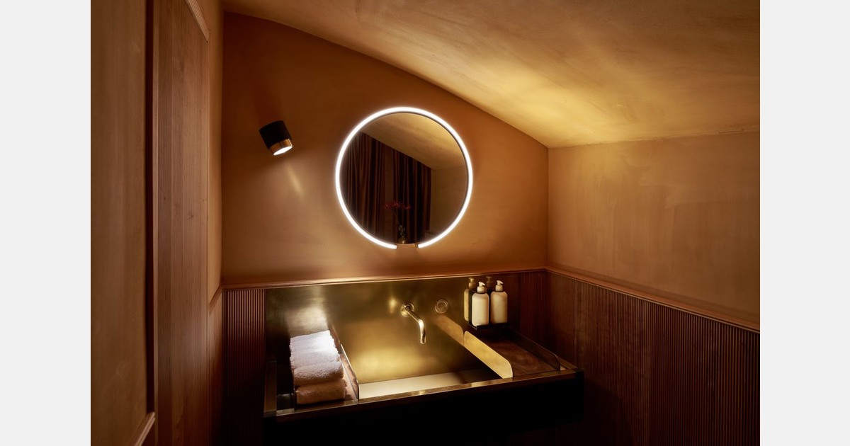 Occhio breathes new life into classic theatre mirror